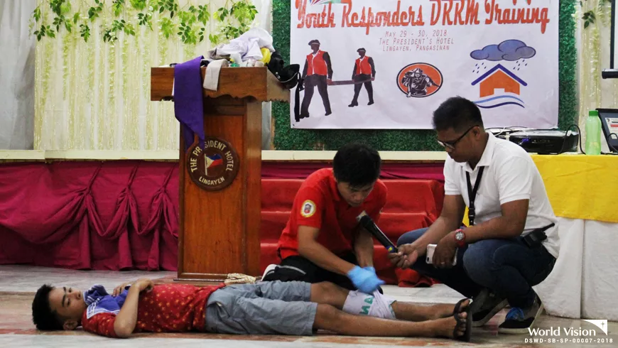 World Vision Philippines | Youth learns the basic of rescue