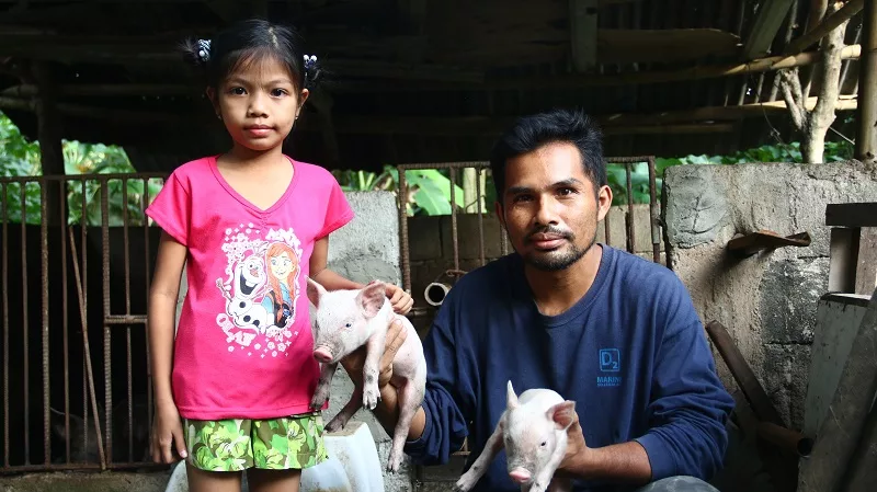 Hardworking father gets reinforcement from Sponsor | Child Sponsorship