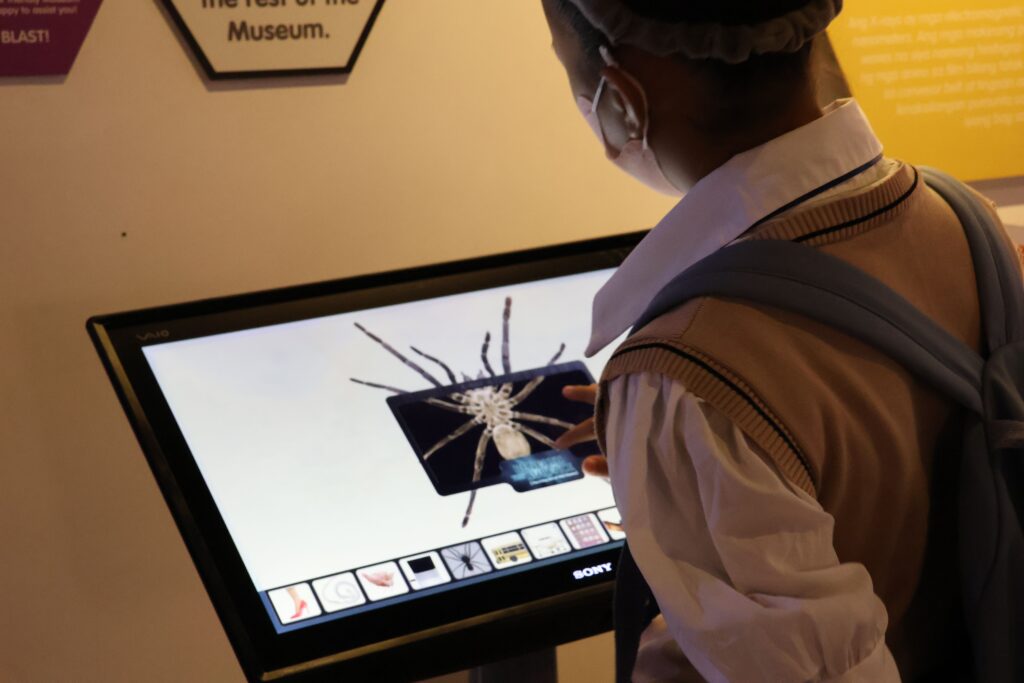 World Vision Philippines | Malabon kids explore wonders of science