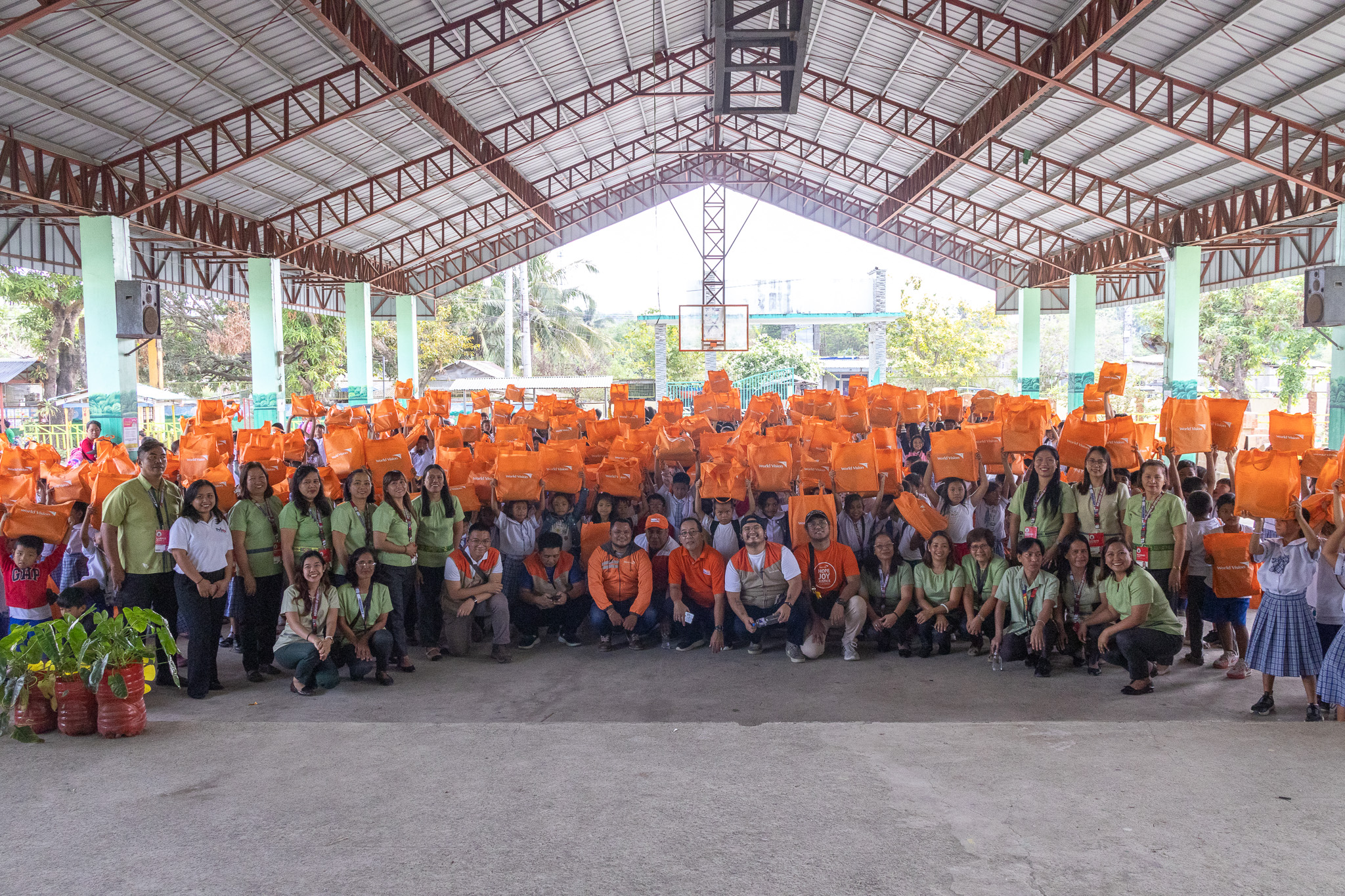 World Vision Philippines | School kits bring hope to 1,647 Pangasinan ...