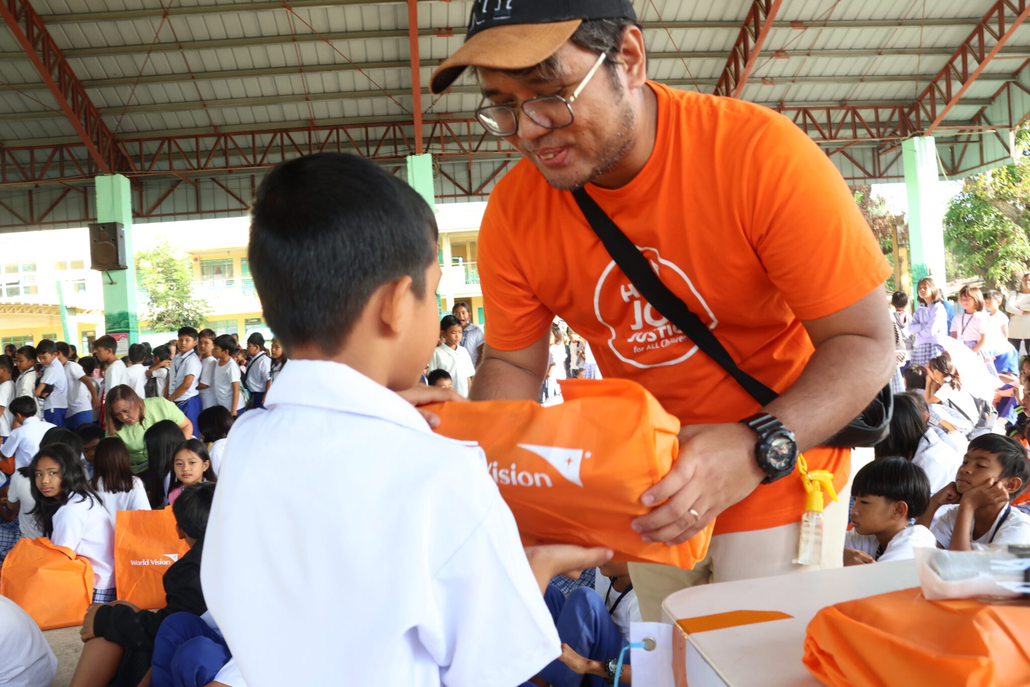 World Vision Philippines | School kits bring hope to 1,647 Pangasinan ...